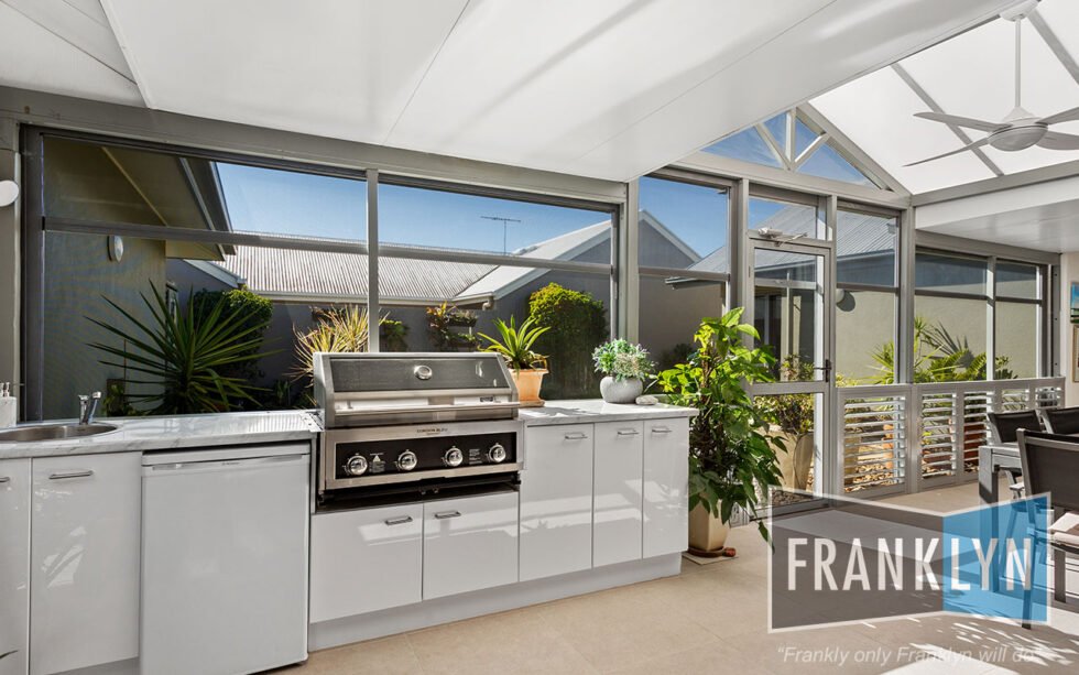 Zipscreen® PVC Blind | made here in Brisbane by Franklyn.